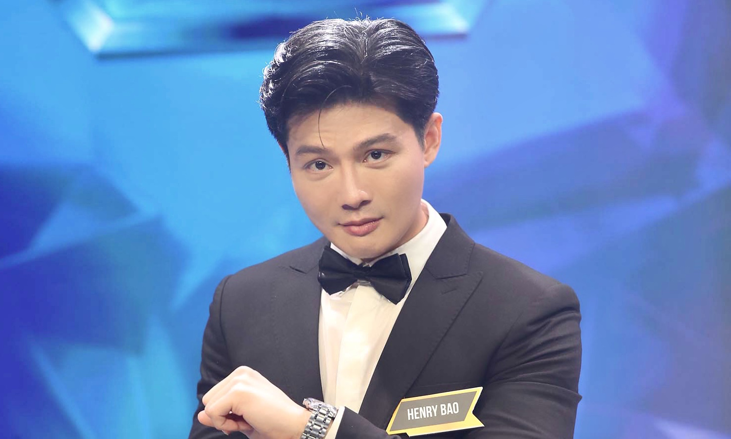 Danh tính 'soái ca' Việt kiều được giành giật trong show hẹn hò