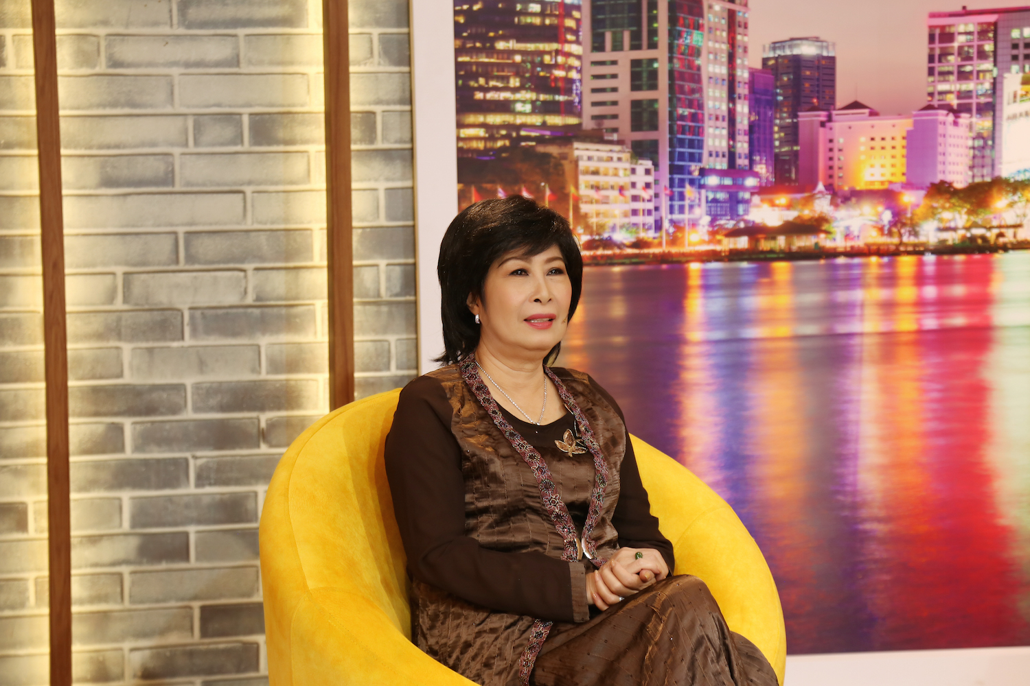 NSƯT Kim Phương xót xa trước thầy giáo liệt 97% ước một lần nắm tay vợ