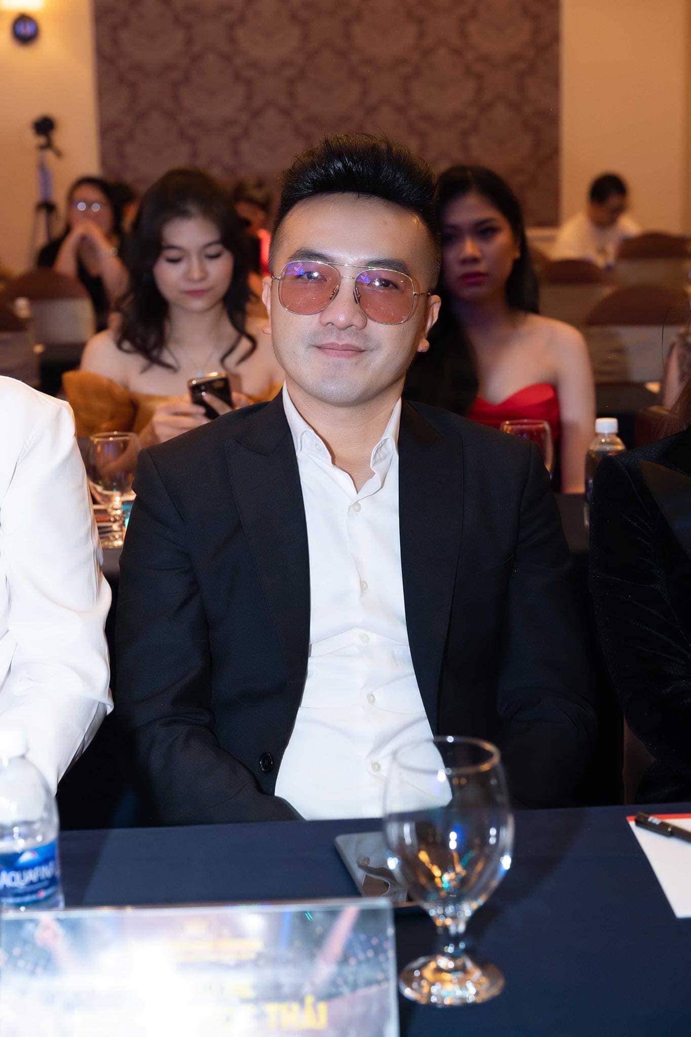 Dương Ngọc Thái tiết lộ cuộc sống hôn nhân với vợ là ca sĩ xinh đẹp