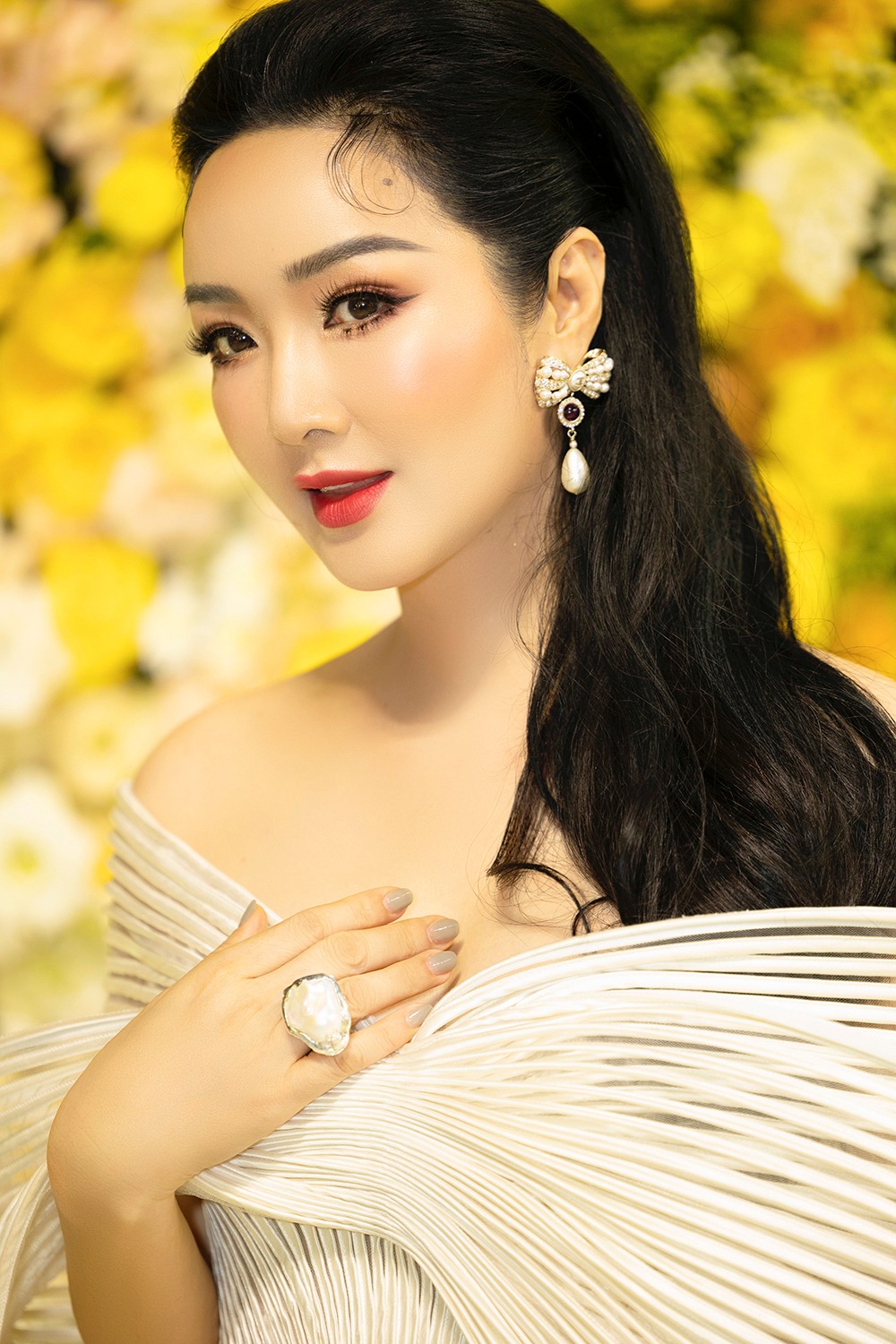 Hoa hậu Giáng My gây bất ngờ khi hát nhạc Trịnh