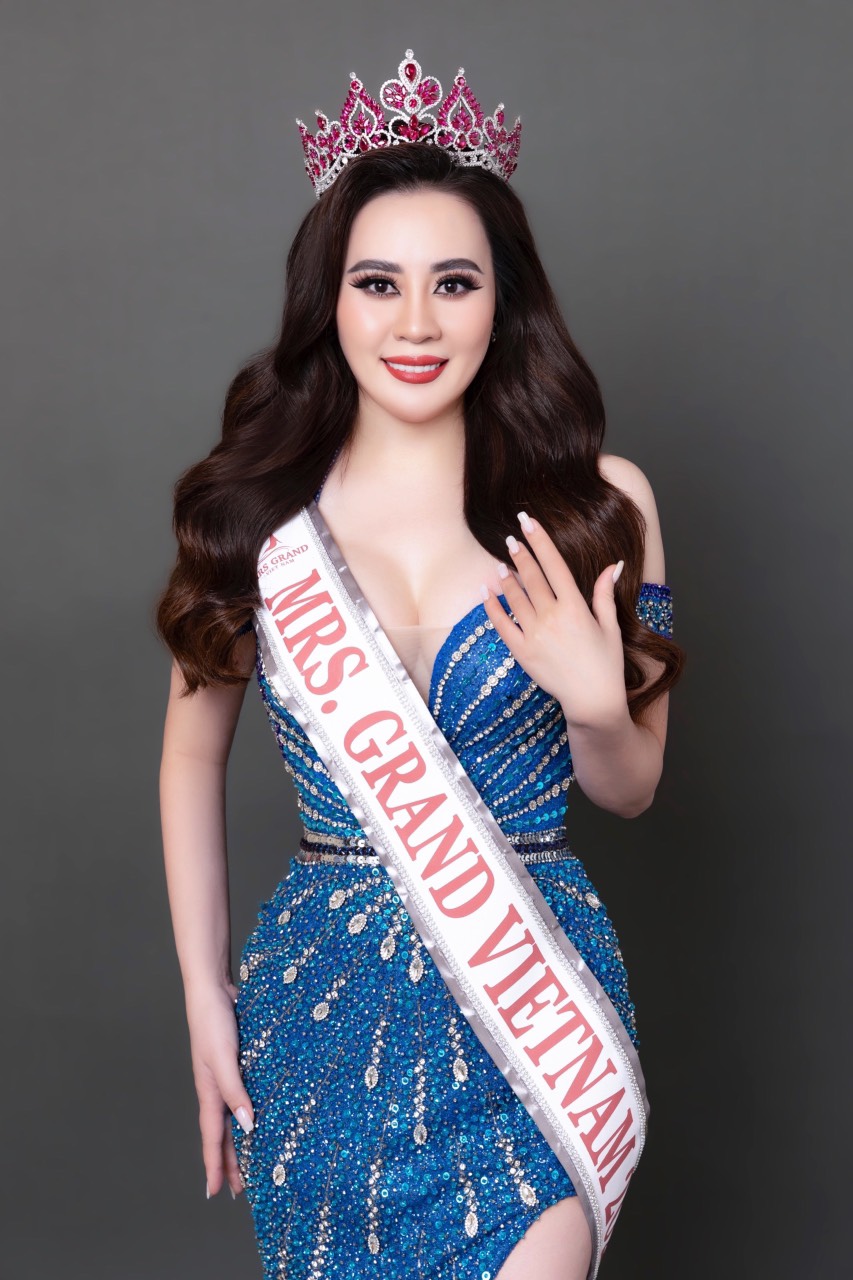 Diễn viên Kim Oanh 'Về nhà đi con' thi 'Hoa hậu Quý bà Hòa bình Quốc tế'