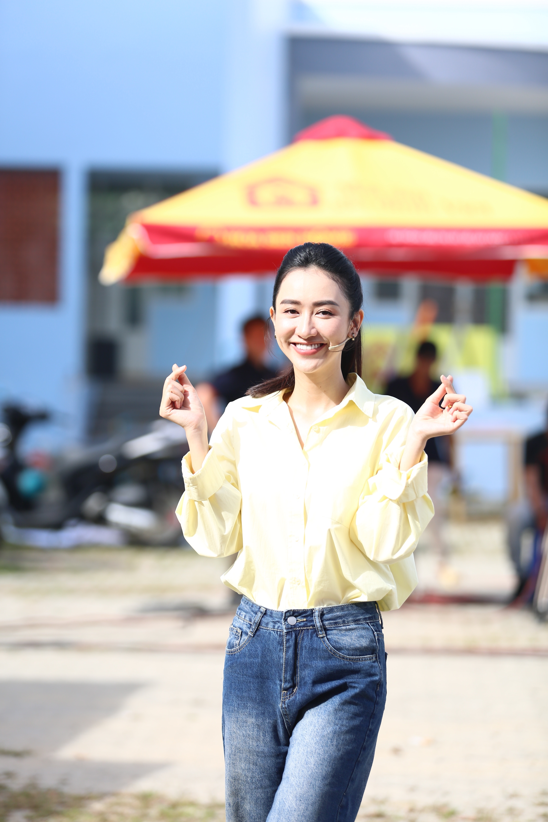 Á hậu Hà Thu: Độc thân ở tuổi 30 nhưng không lấy chồng vì bị hối thúc