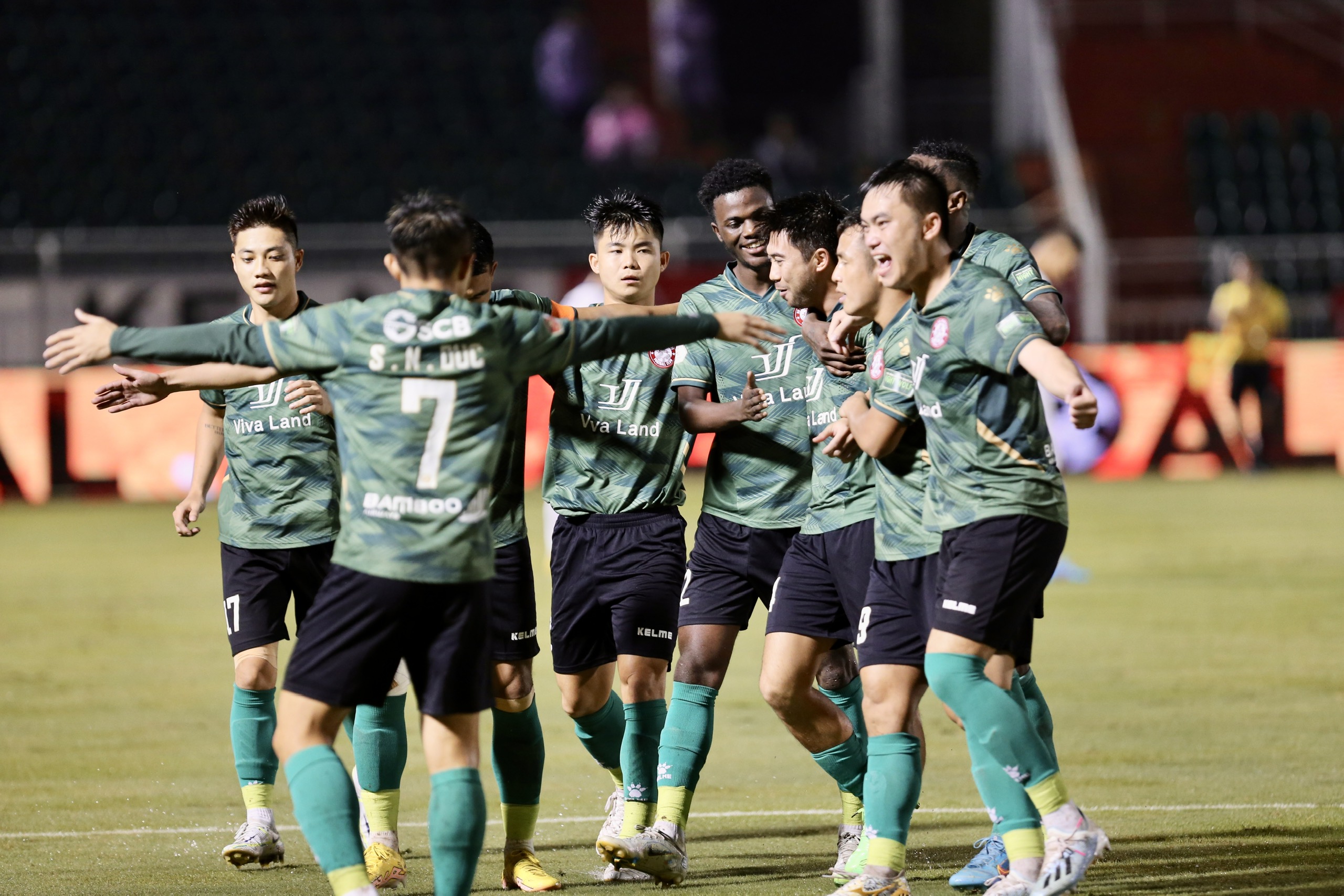 HLV Vũ Tiến Thành 'nói cứng' về cơ hội trụ hạng của CLB TP.HCM