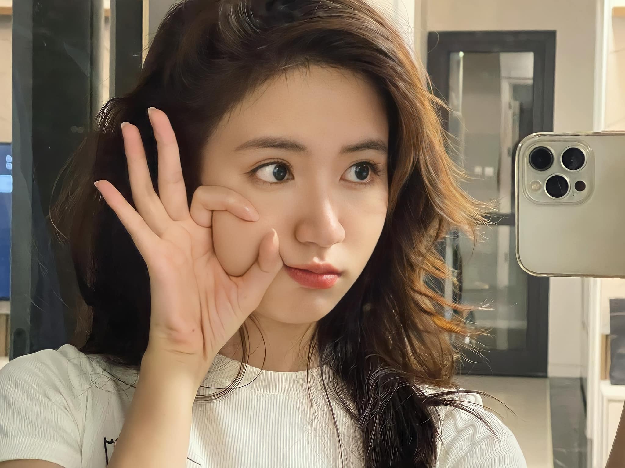 Vân Vân ‘Ba Chấm’ xinh mọi góc nhìn trong 'Thương ngày nắng về' là ai?