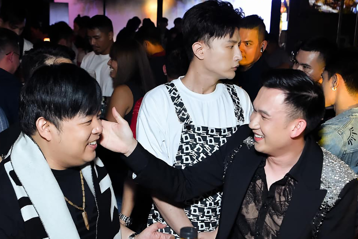 Dương Triệu Vũ có hành động bất ngờ với Đàm Vĩnh Hưng trong tiệc sinh nhật