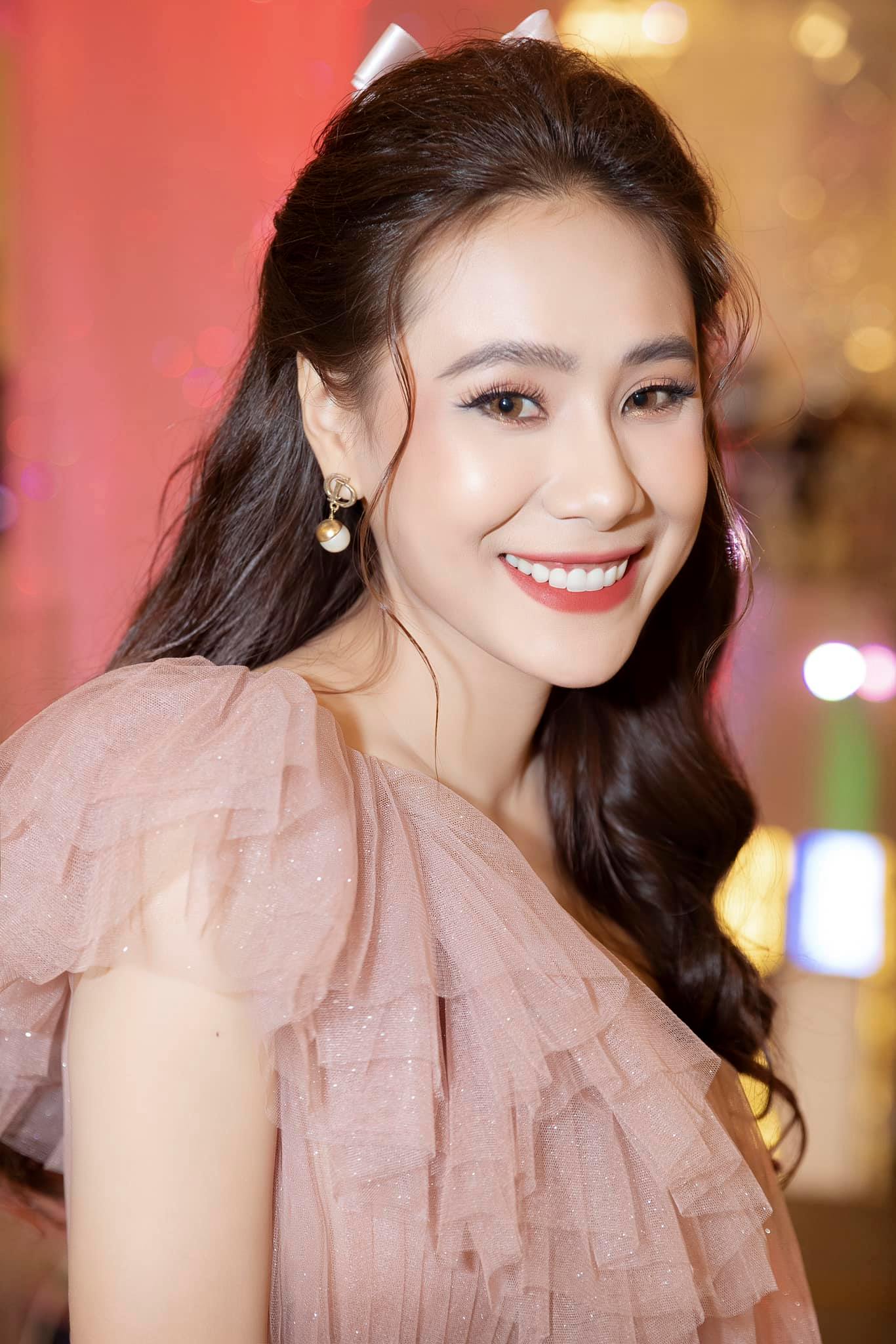Hồ Bích Trâm Chia Sẻ Bí Quyết Bán Hàng Online Kiếm Tiền Làm Web Drama