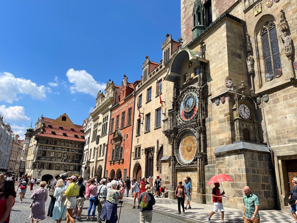 48 giờ khám phá 'thành phố đẹp nhất thế giới' của cặp đôi Việt