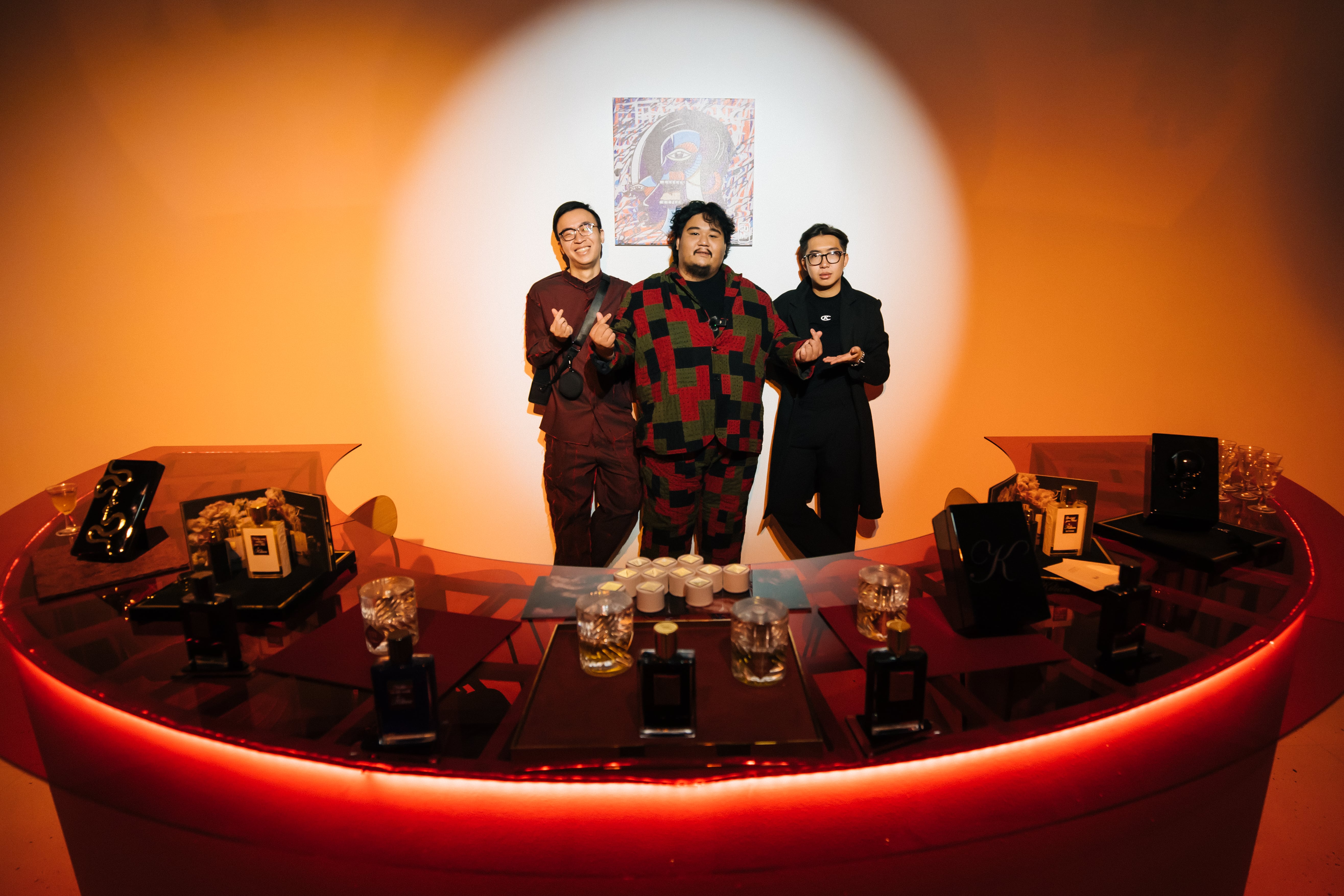 Người xem nói gì về triển lãm nghệ thuật xoa dịu của Rapper Táo?