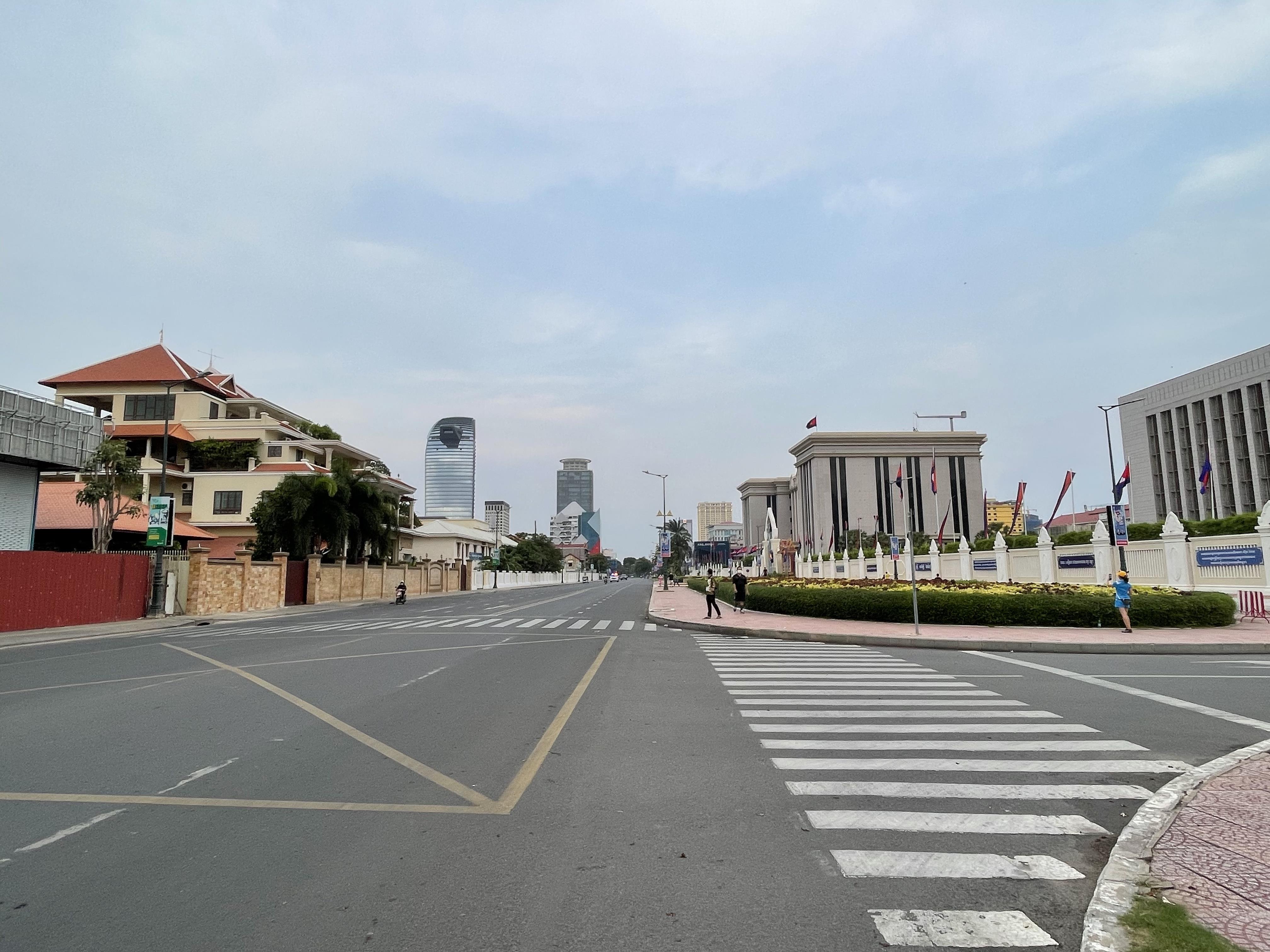 Hình ảnh thủ đô Phnom Penh trong những ngày 'bên bờ vực sinh tử'