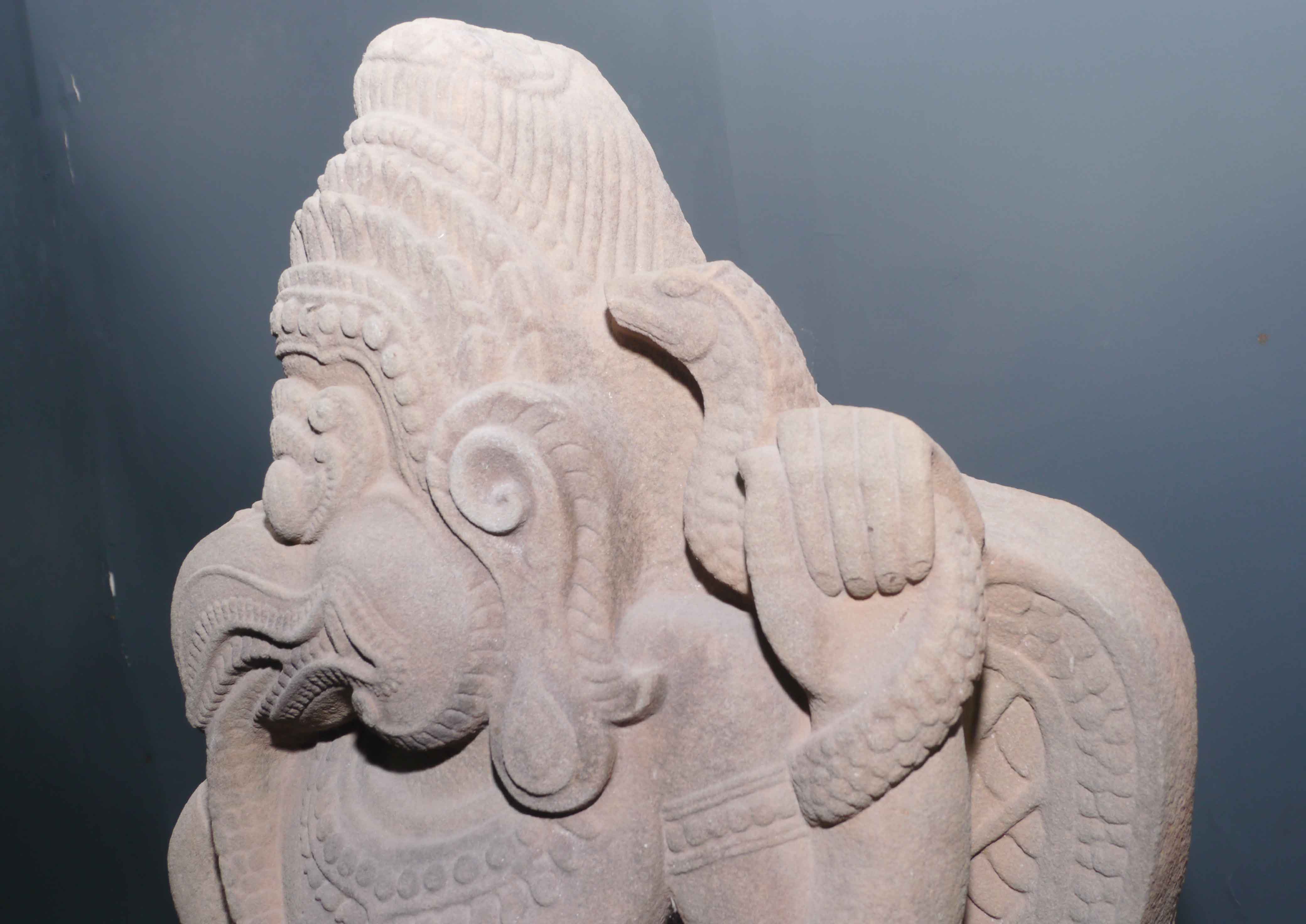 Bảo vật Chăm đất Bình Định - Kỳ 3: Tượng chim thần Garuda với phong ...