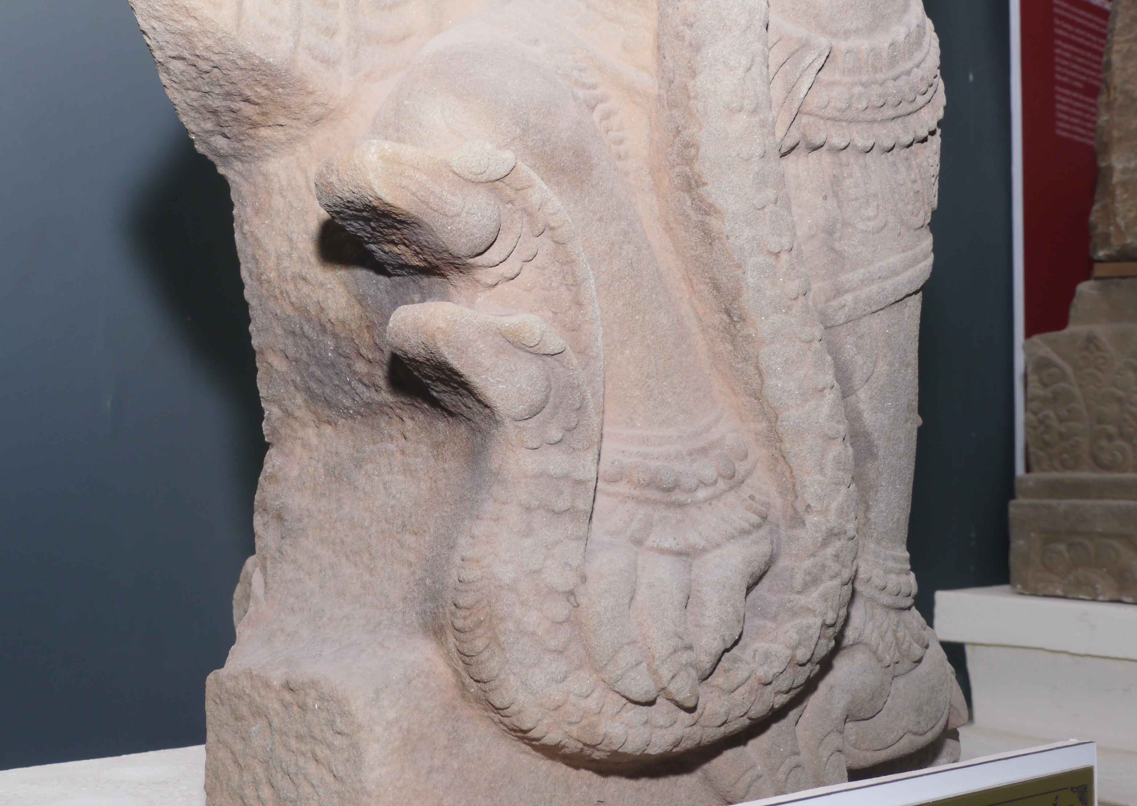 Bảo vật Chăm đất Bình Định - Kỳ 3: Tượng chim thần Garuda với phong ...