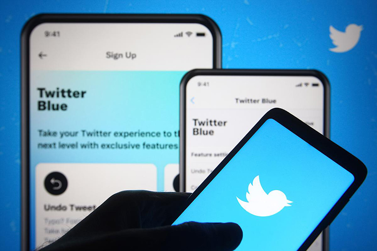 Twitter bắt đầu tính phí ‘tick xanh’ cho người dùng iOS
