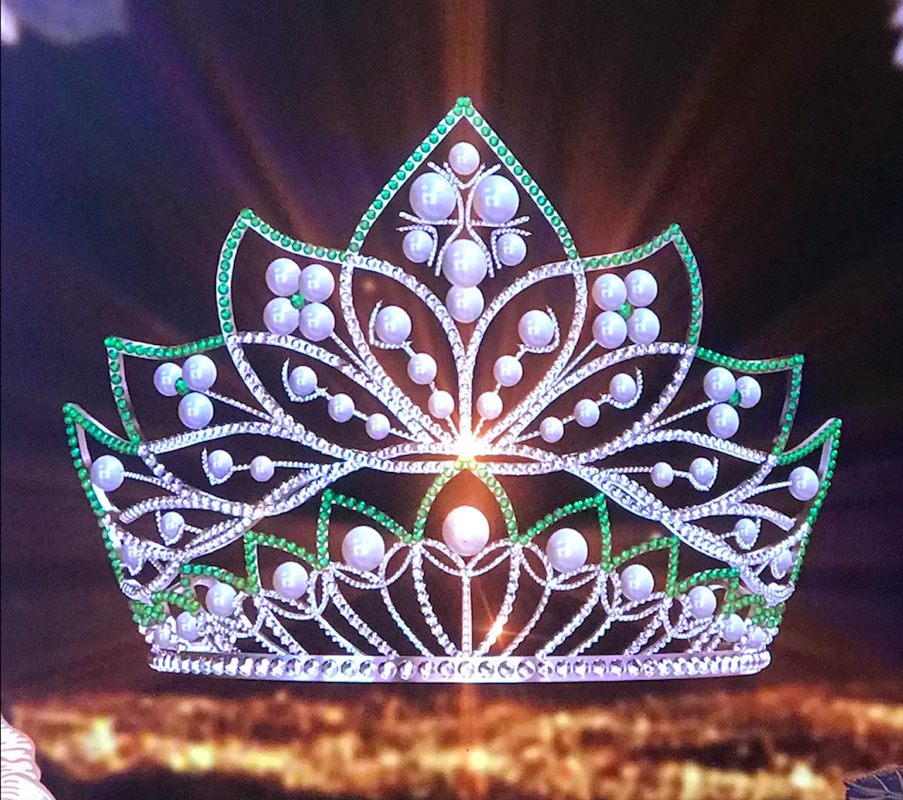 Cận cảnh vương miện 3 tỉ đồng dành cho tân Hoa hậu các dân tộc Việt Nam