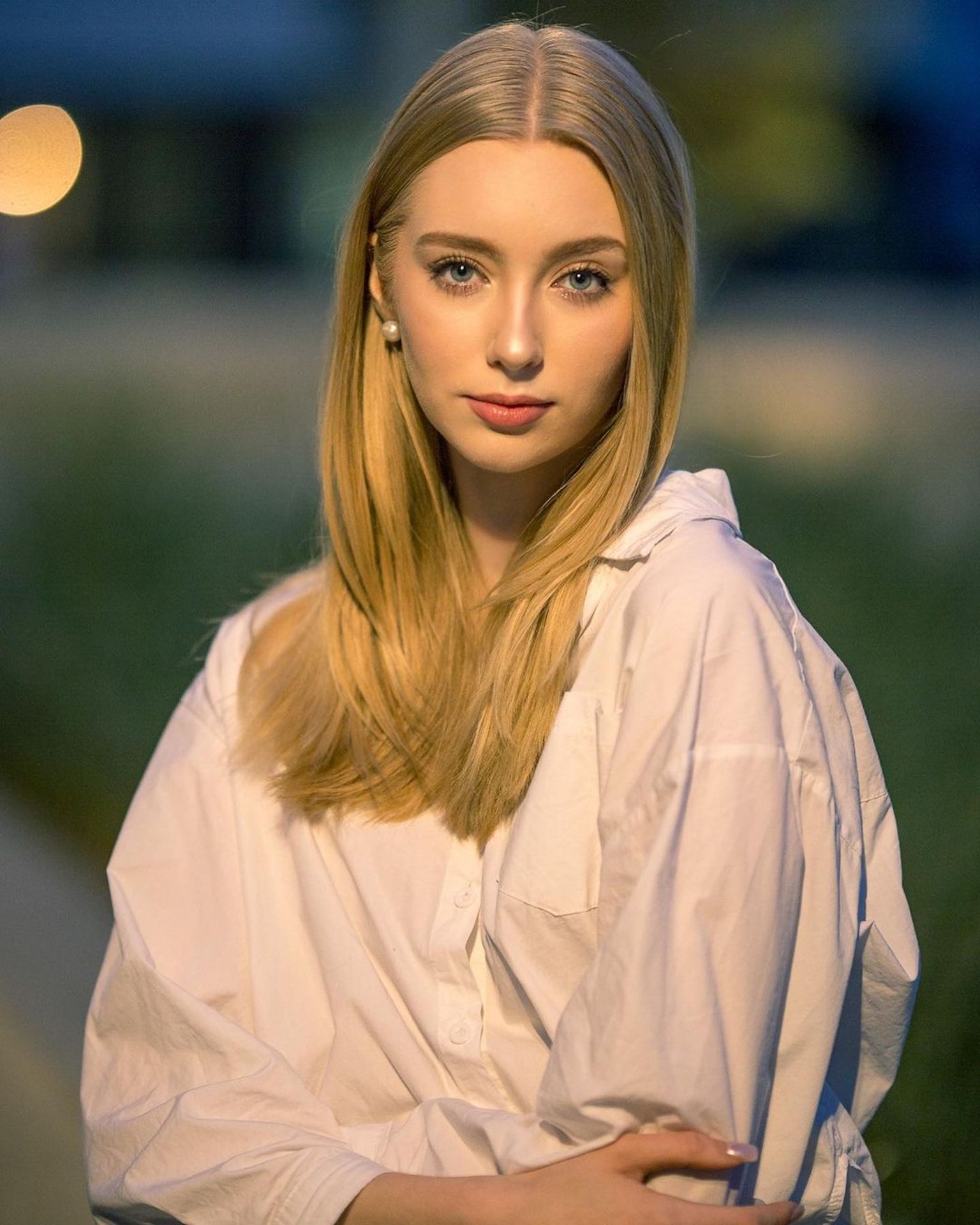 Nhan sắc cuốn hút của tân Hoa hậu Quốc tế