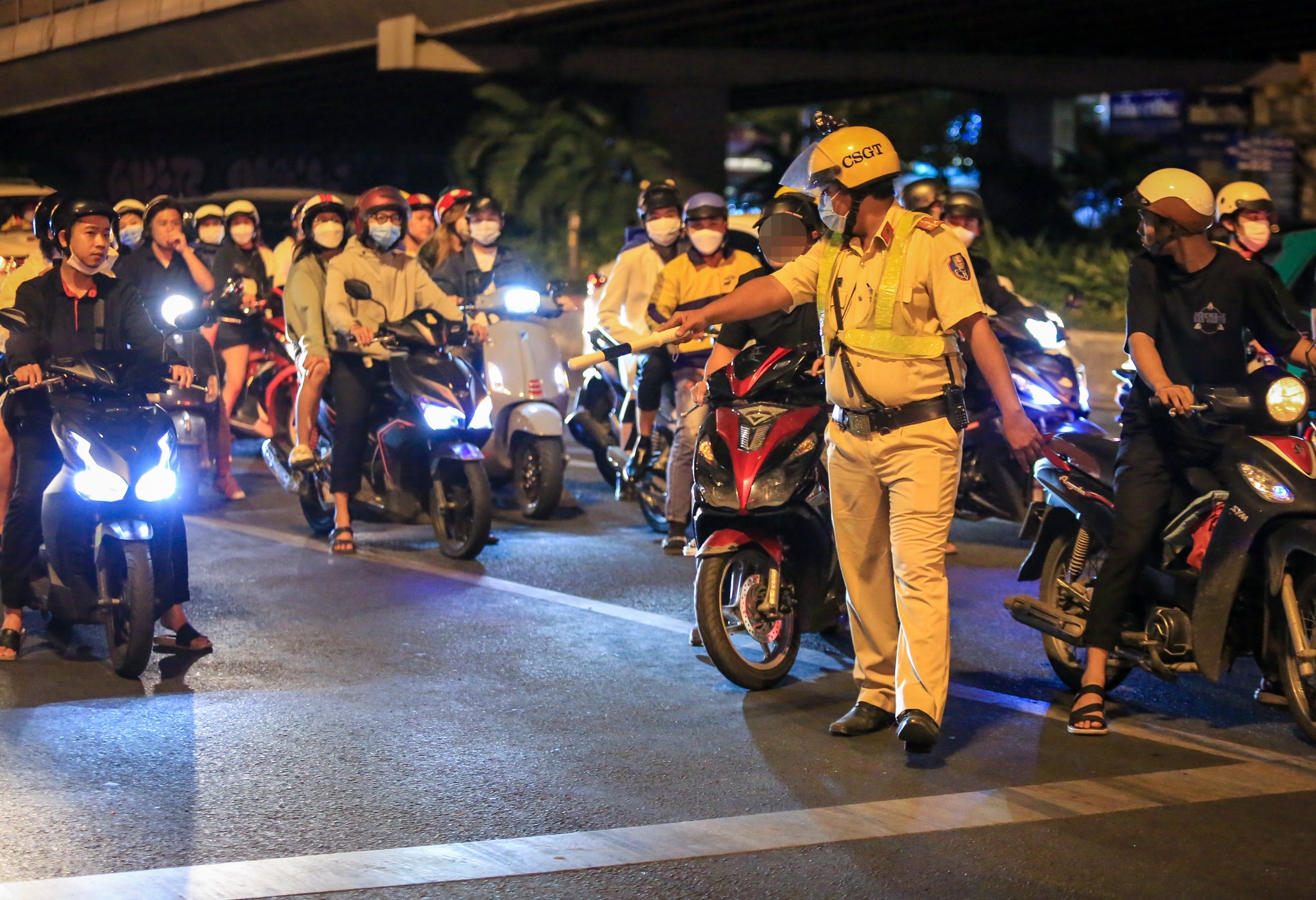 Nhậu tất niên, nhiều người bị CSGT TP.HCM phạt nồng độ cồn kịch khung ...