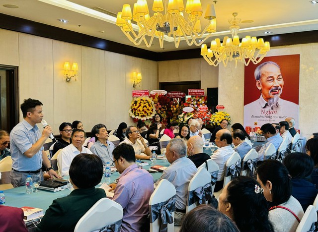 Der Dichter Tran Dang Khoa: „Über Onkel Ho zu schreiben ist sehr ...