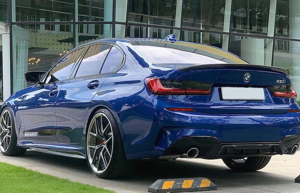 BMW 330i 2019 lên dàn 'đồ chơi' khủng tại Việt Nam