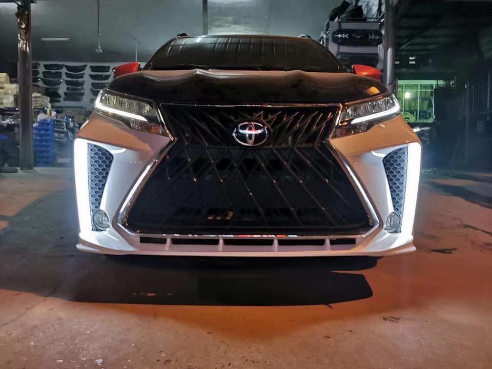 Đến lượt Toyota Rush độ kiểu Lexus tại Việt Nam