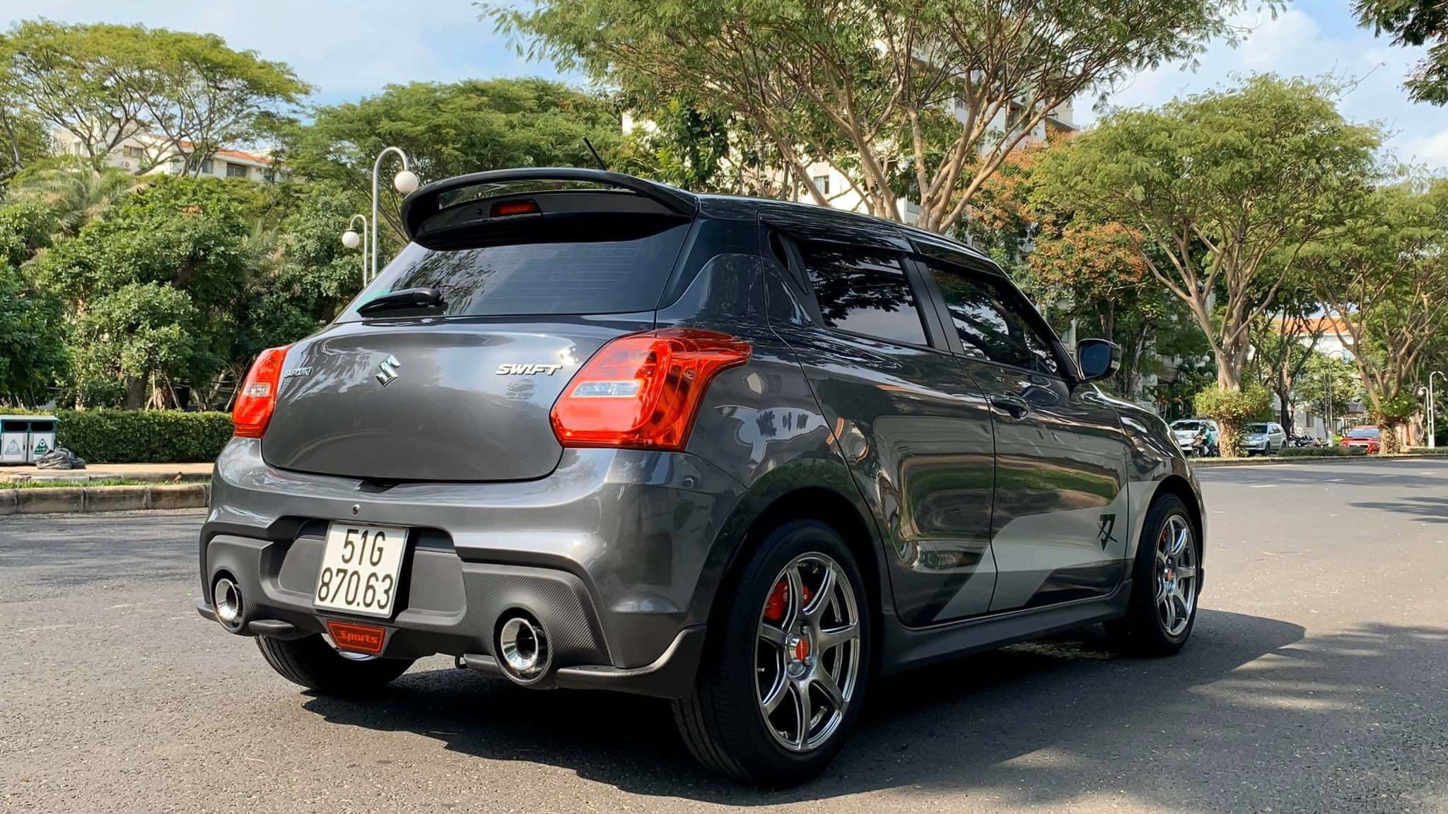 Suzuki Swift độ phong cách Katana tại TP.HCM