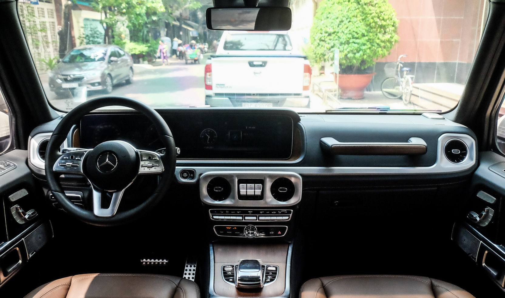 Cận cảnh Mercedes G350d máy dầu đầu tiên tại Việt Nam