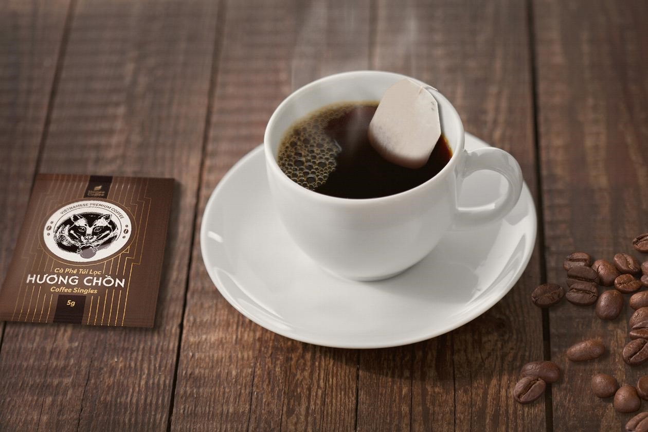 Tinh hoa cà phê hương chồn được giữ trọn trong gói cà phê túi lọc Honee ...