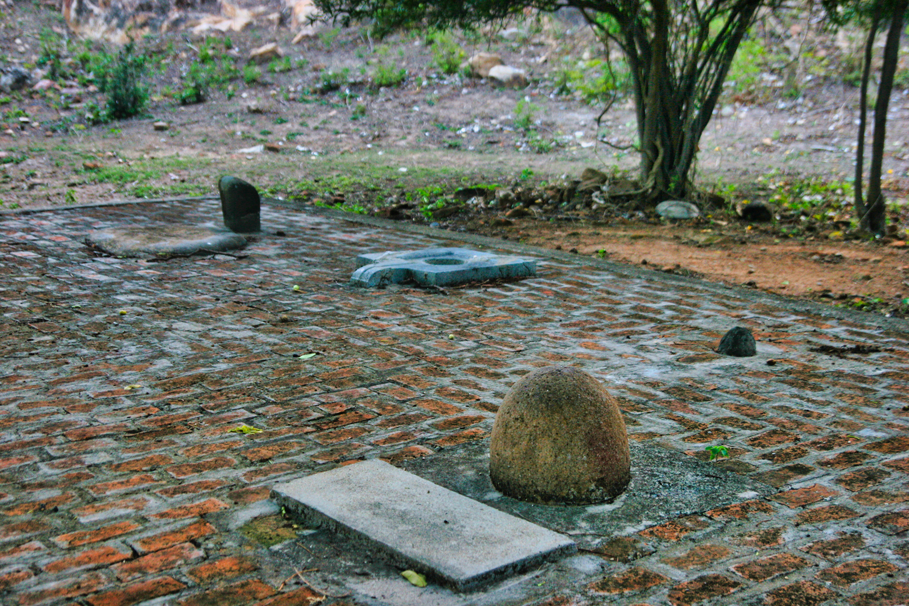 Vì sao cụm tháp Chăm ở Tuy Phong (Bình Thuận) lại mang tên Po Dam?