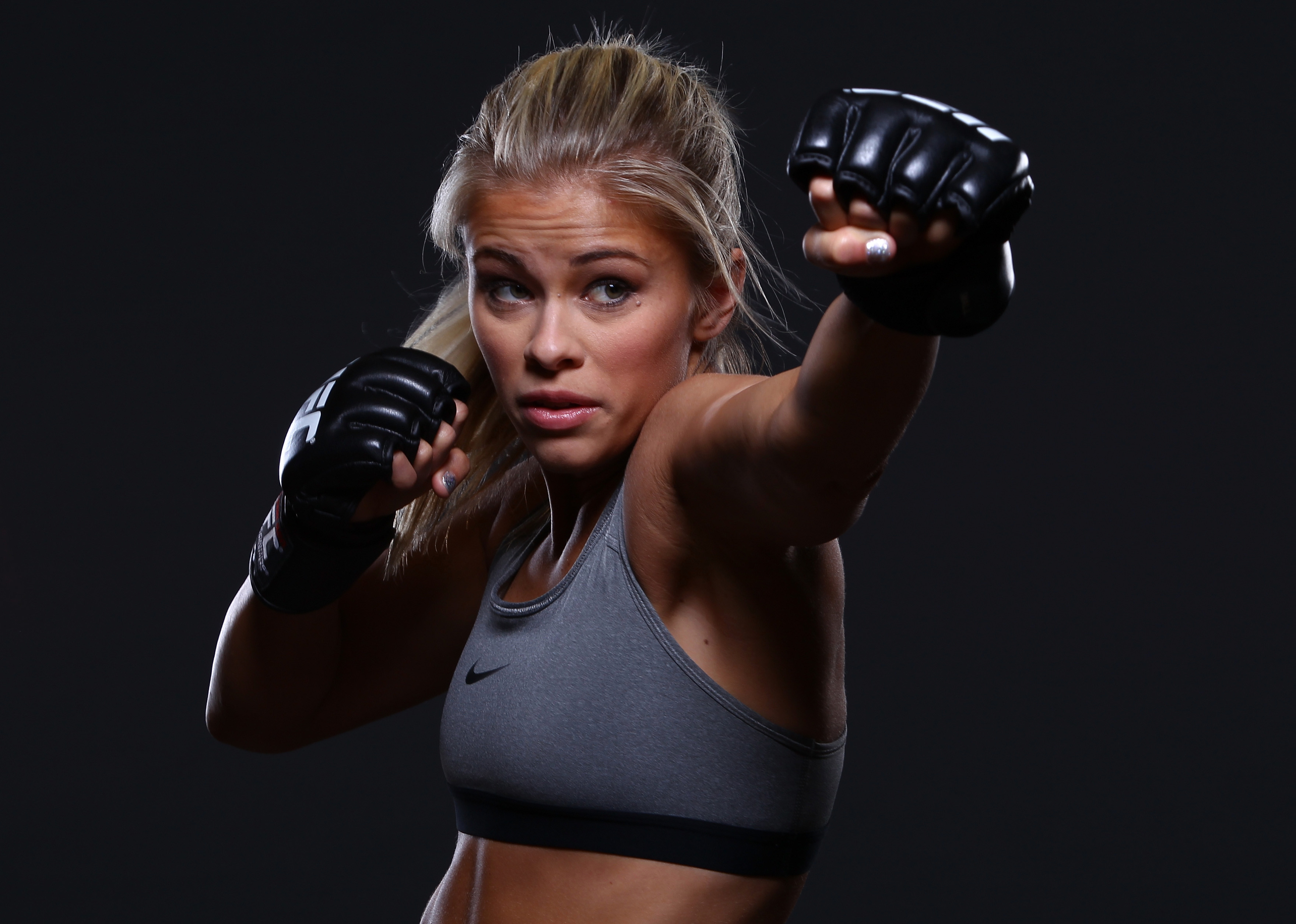 Paige VanZant từ cú sốc bị hiếp dâm, sao truyền hình đến võ sĩ gan dạ