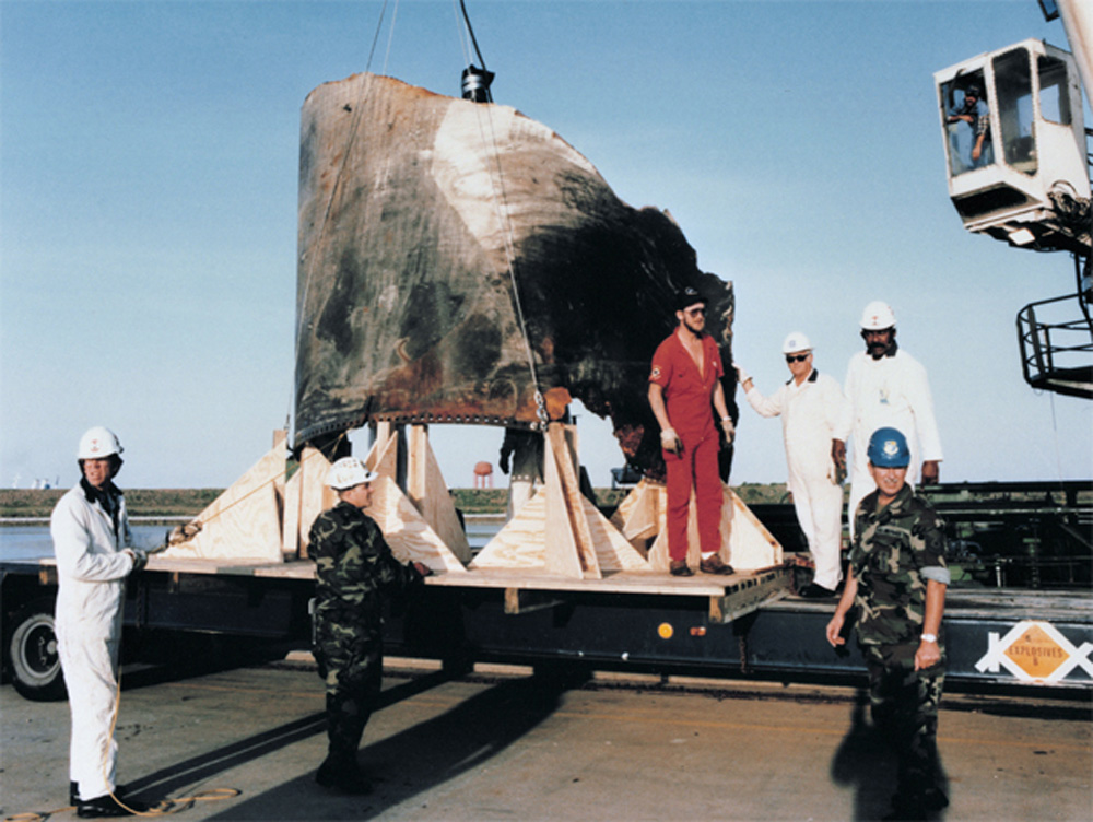 Khoảnh khắc tàu con thoi Challenger phát nổ 30 năm trước