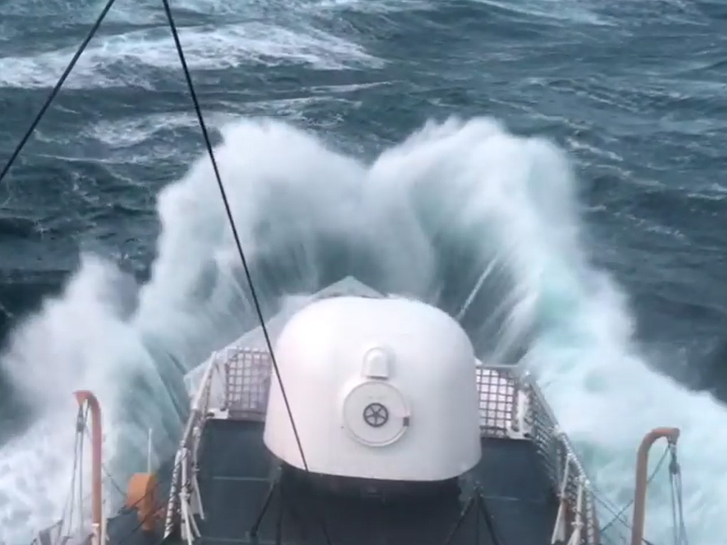 Tàu lớn nhất của cảnh sát biển Việt Nam rời Guam về nước