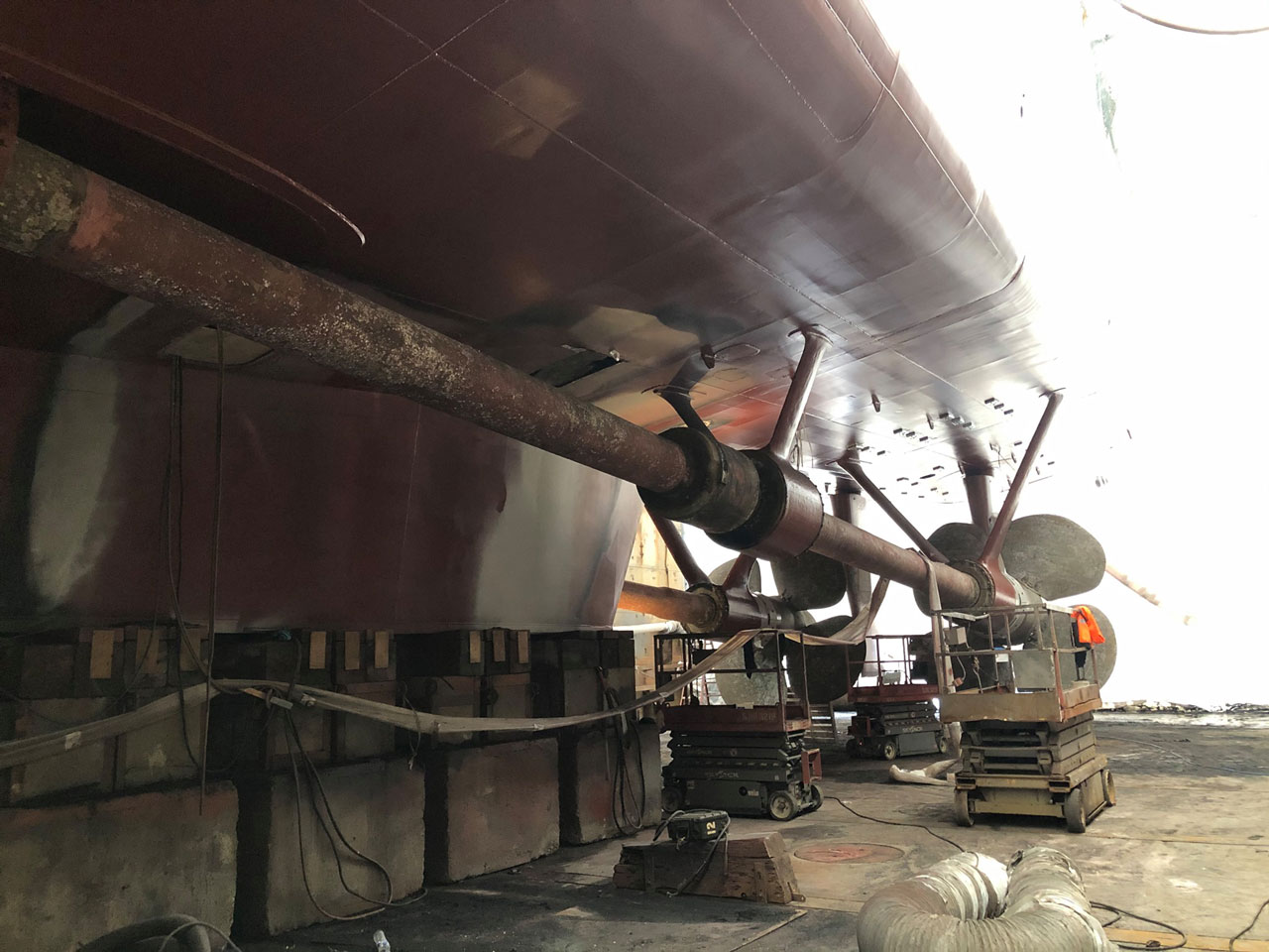 Cận cảnh tàu tuần tra CSB 8021 vừa được sơn mới tại Mỹ, chuẩn bị bàn giao