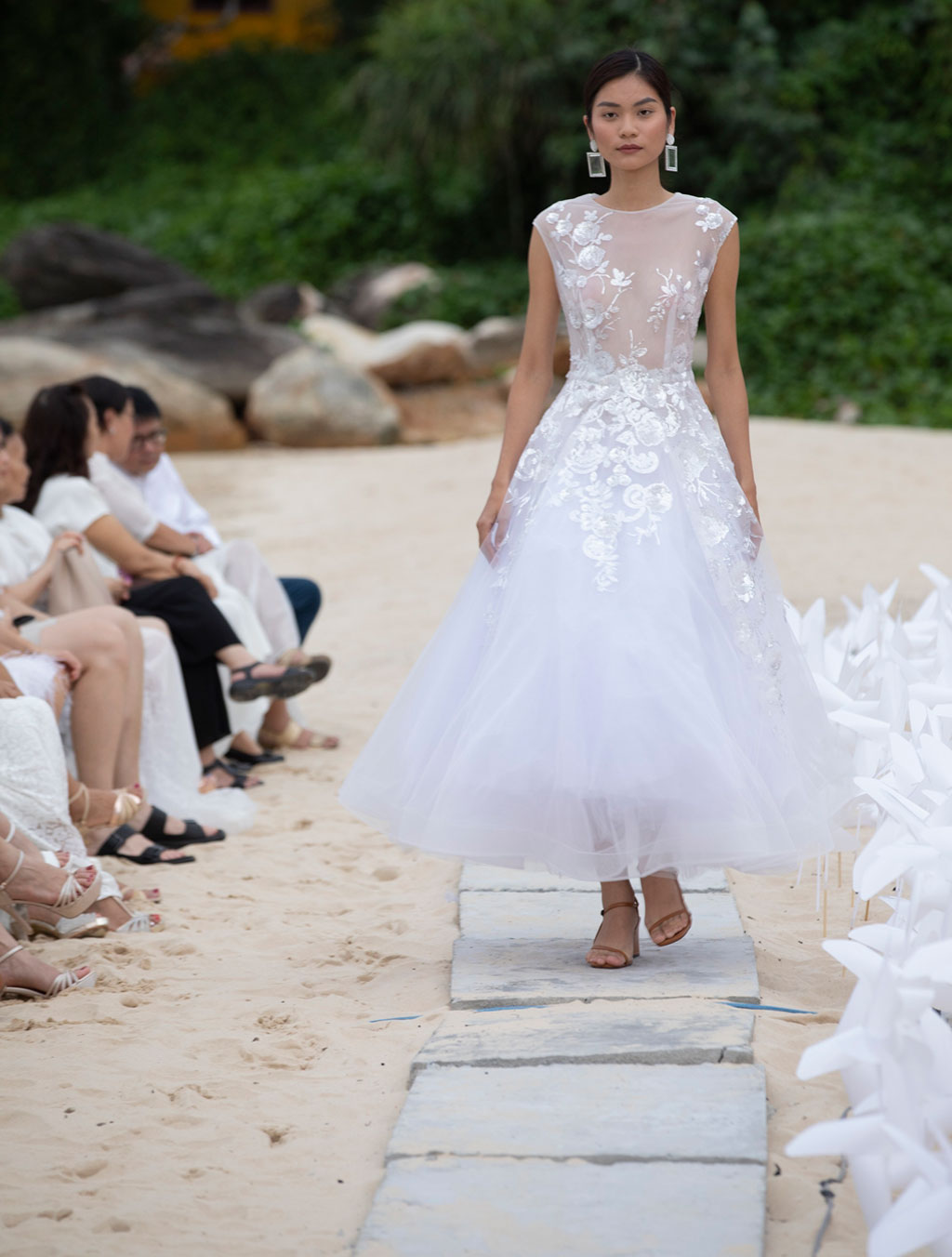 Quán quân Vietnam's Next Top Model Kim Dung tái xuất quyến rũ