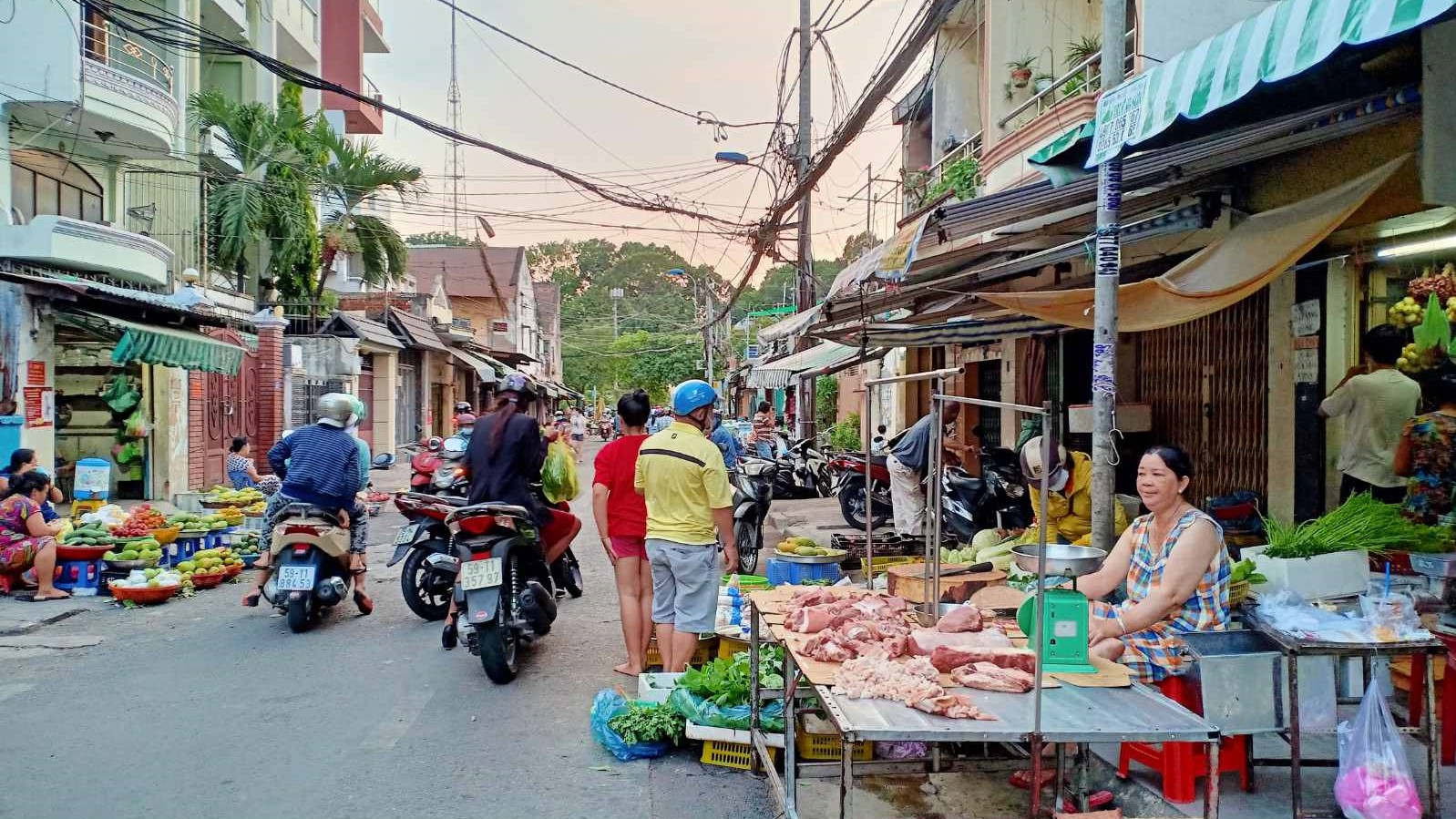 Đi chợ mùa cách ly xã hội: Đi mau về chóng vì 'cơm theo bữa, chợ theo ...