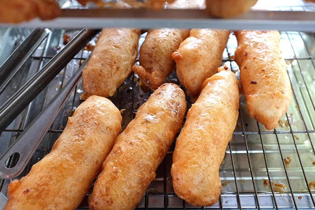 Người Sài Gòn mê mẩn món chuối chiên dùng dầu sạch, ngon bổ rẻ