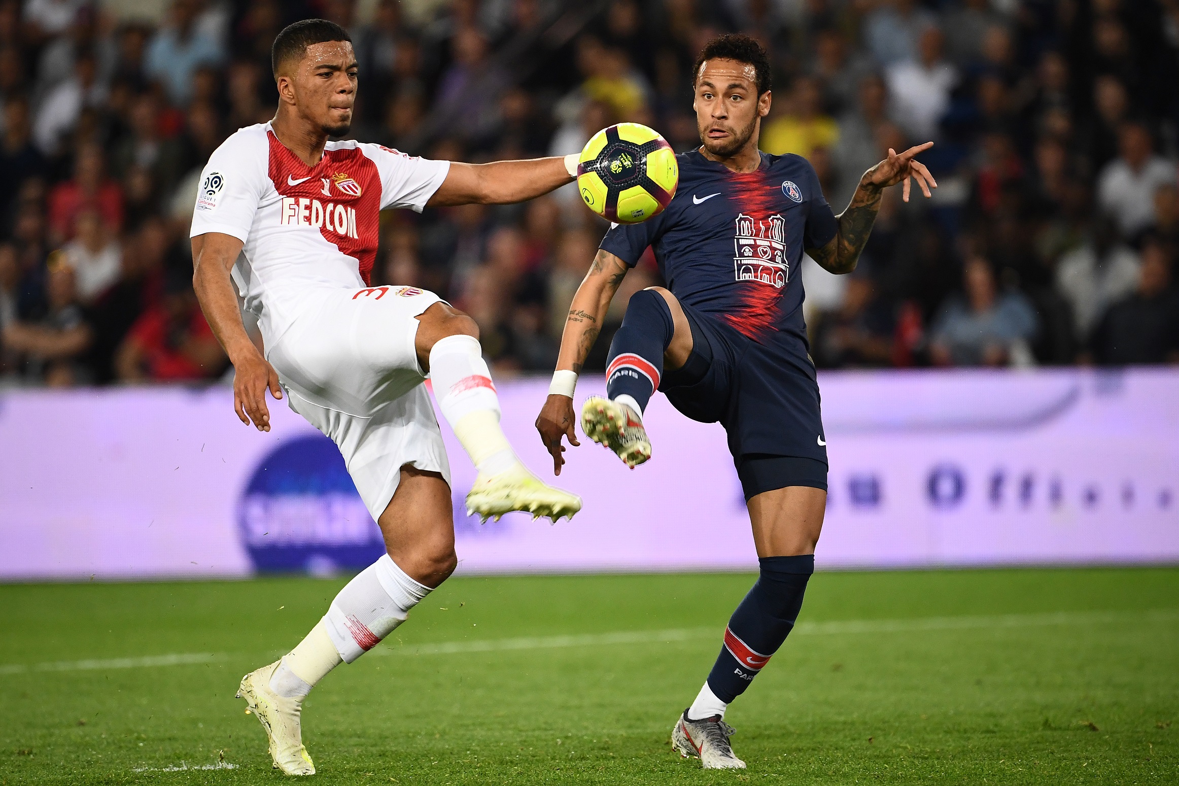 PSG đăng quang Ligue 1 và đón nhận niềm vui kép