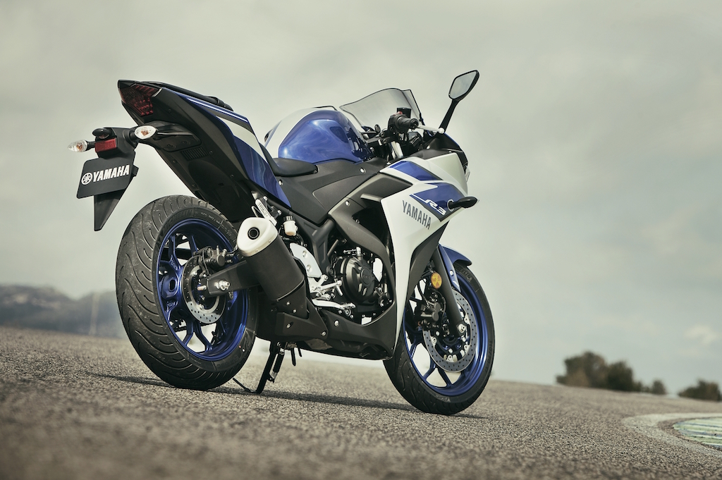 Honda CBR300R, Yamaha R3 và Kawasaki Ninja 300: 'Tam mã' tranh tài