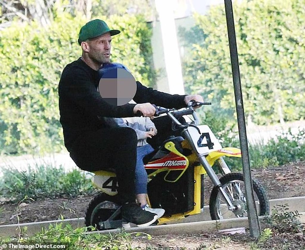 Transporter Jason Statham Teaches 2 year old Son racing NEWS transporter-jason-statham-teaches-2-year-old-son-racing-news