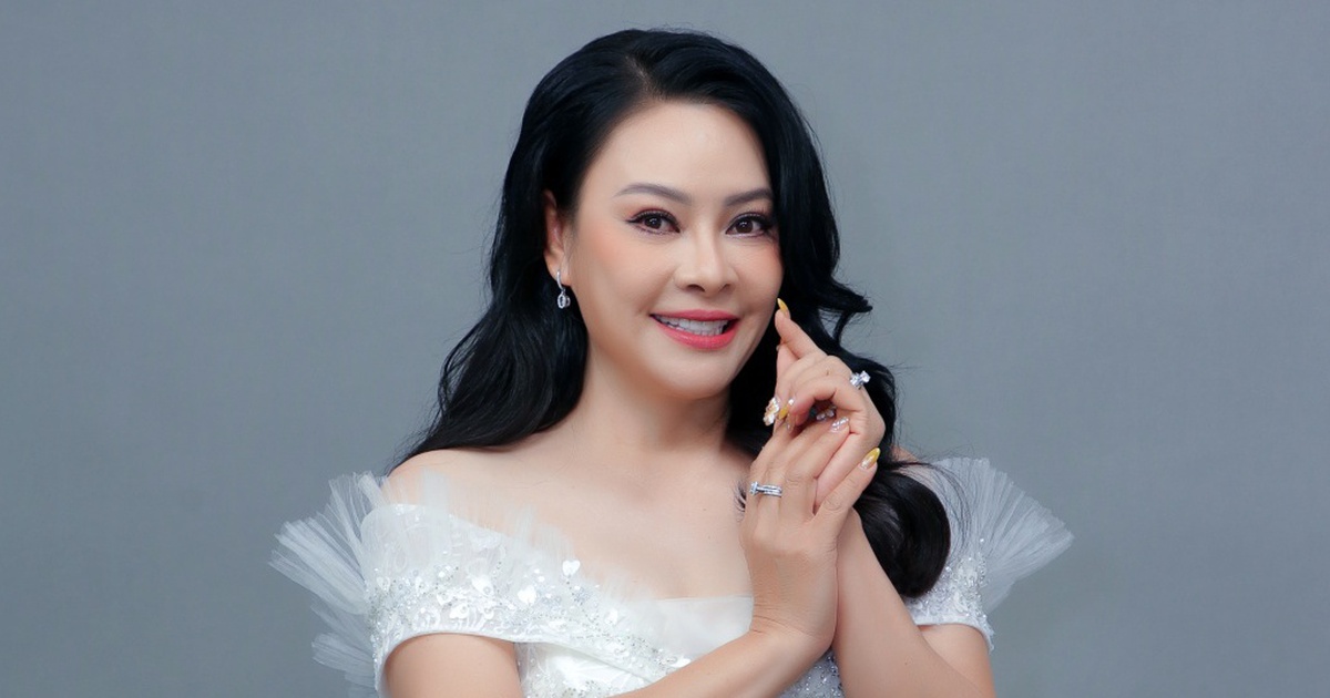 Ca sĩ Đông Đào kể chuyện chạy show tỉnh, cát sê lên đến 1 cây vàng