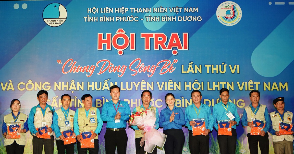 Hội trại 'Chung dòng Sông Bé'