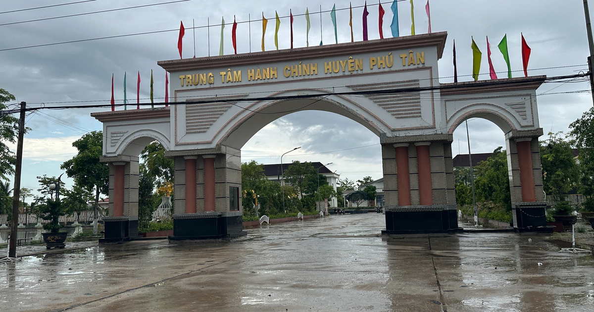 Cà Mau: Chủ tịch UBND H.Phú Tân xin nghỉ hưu trước tuổi vì lý do cá nhân