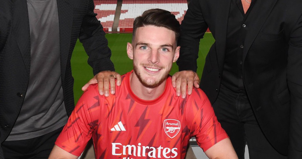 Chính thức ra mắt bản hợp đồng ‘bom tấn’ Ngoại hạng Anh, Declan Rice ...