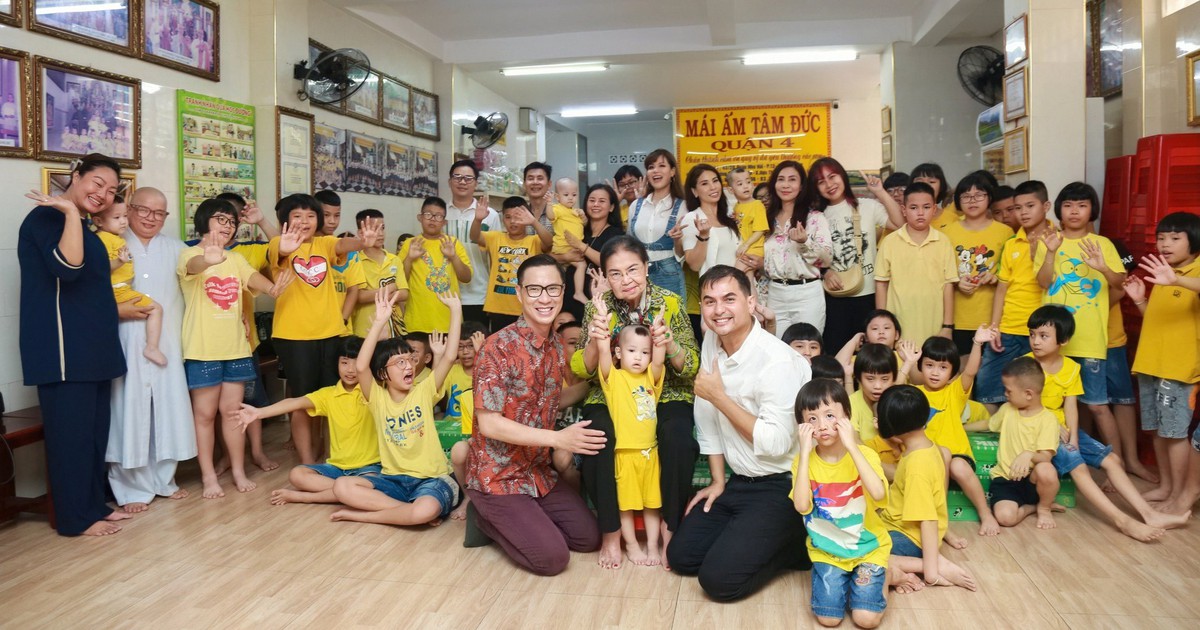 'Trái tim hồng' của các nghệ sĩ dành cho trẻ mồ côi
