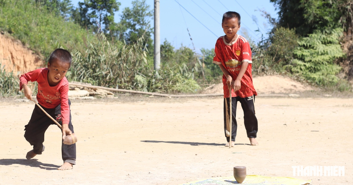 Trẻ em Tây nguyên chơi trò chơi mang đậm bản sắc văn hóa của… Tây bắc