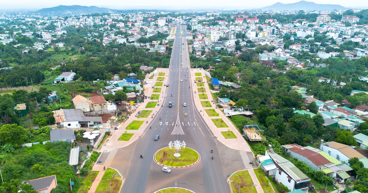 Toàn cảnh đại lộ Đông - Tây đẹp nhất Buôn Ma Thuột