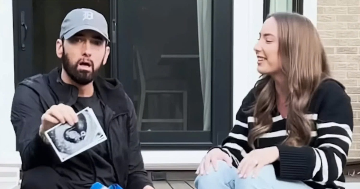 Rapper Eminem chia sẻ niềm vui lên chức ông ngoại