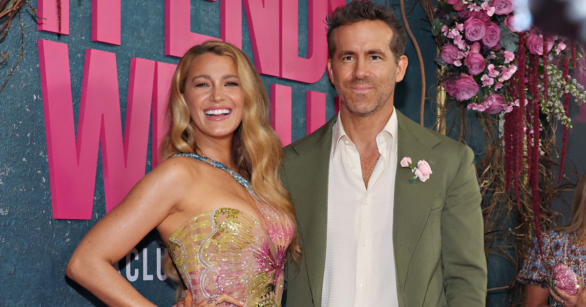 Vợ chồng Ryan Reynolds bị phản ứng vì giấu nhẹm xuất thân giàu có