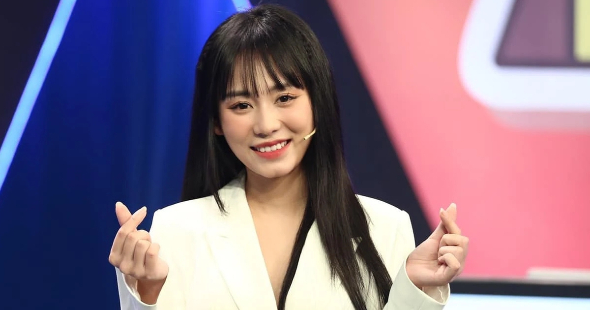 'Cô giáo dạy vật lý' Minh Thu từng gây 'bão' mạng ra sao khi Nam tiến?