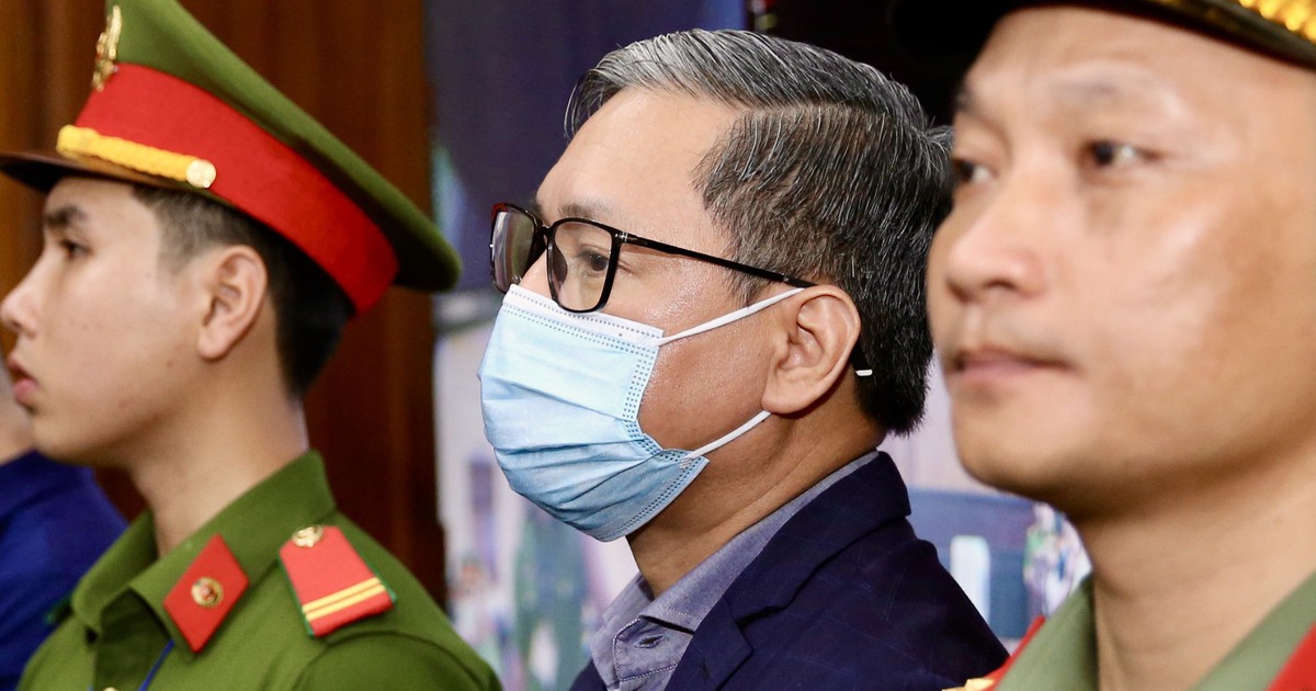 Khi xét hỏi bị cáo Trương Mỹ Lan, bị cáo Nguyễn Cao Trí được vắng mặt