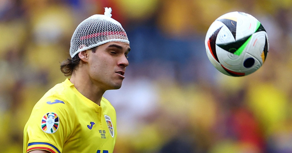 Quả đầu giống củ hành tây, 'chiếc giày Lọ Lem' của cầu thủ Romania gây sốt