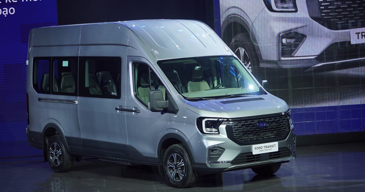 Ford Transit 2024 có 3 phiên bản, giá từ 905 triệu đồng tại Việt Nam