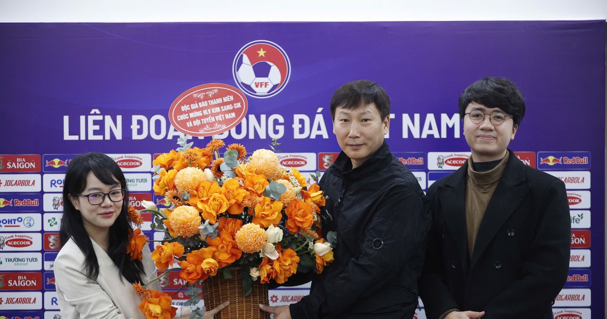 HLV Kim Sang-sik mê món ăn Việt Nam: 'Tôi có thể ăn phở liên tục mỗi ngày’